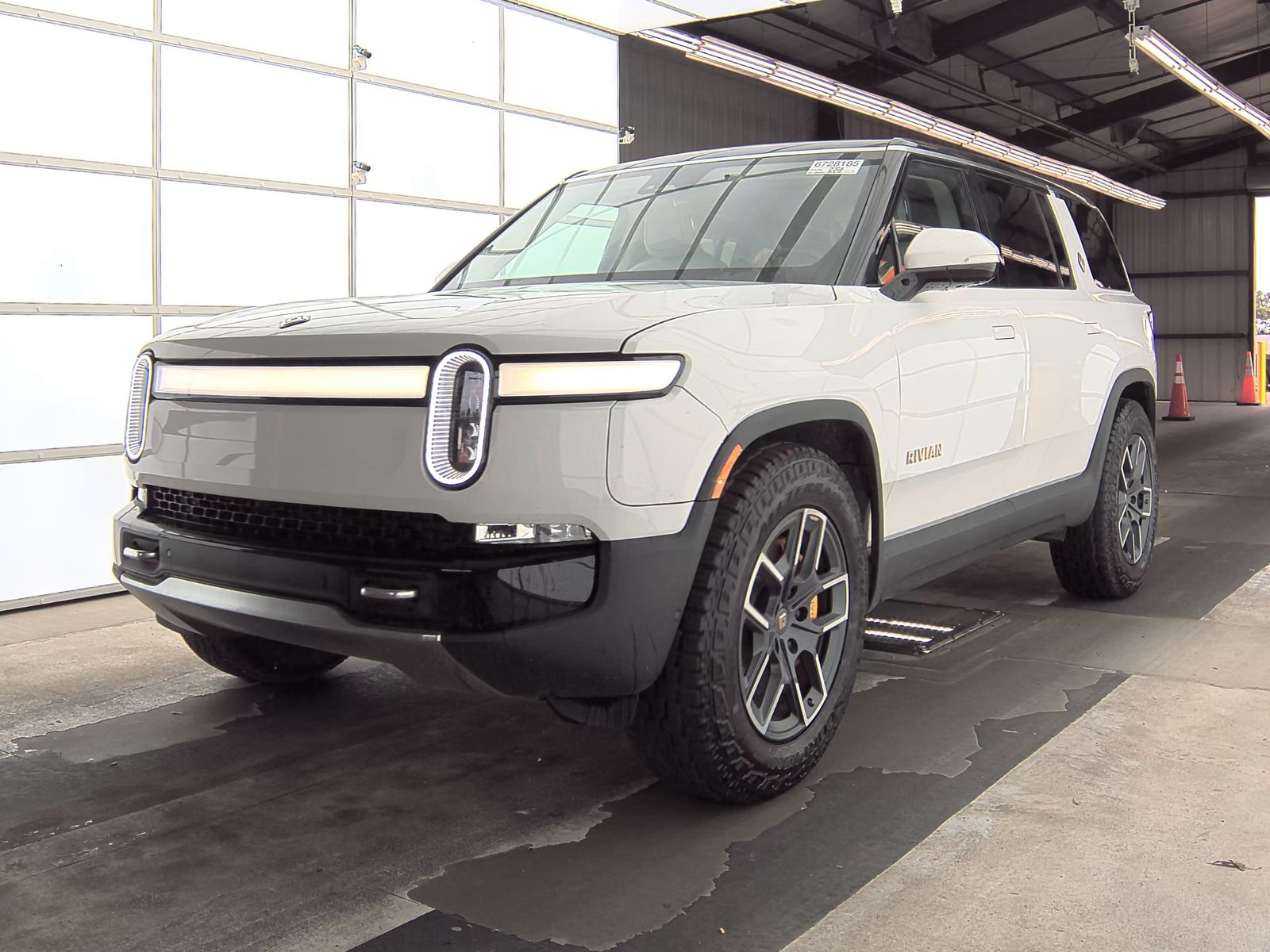 7pdsgabl8pn006121 Rivian R1s 2023 Купить из США