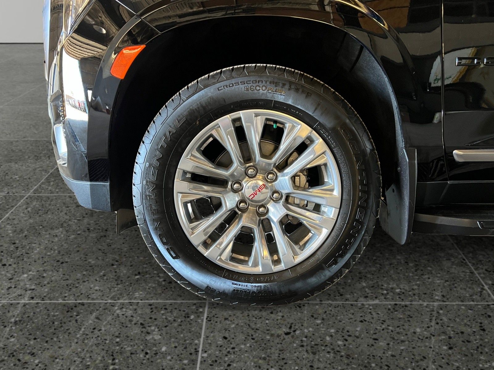 2024 GMC Yukon Denali 5SA AUTO1