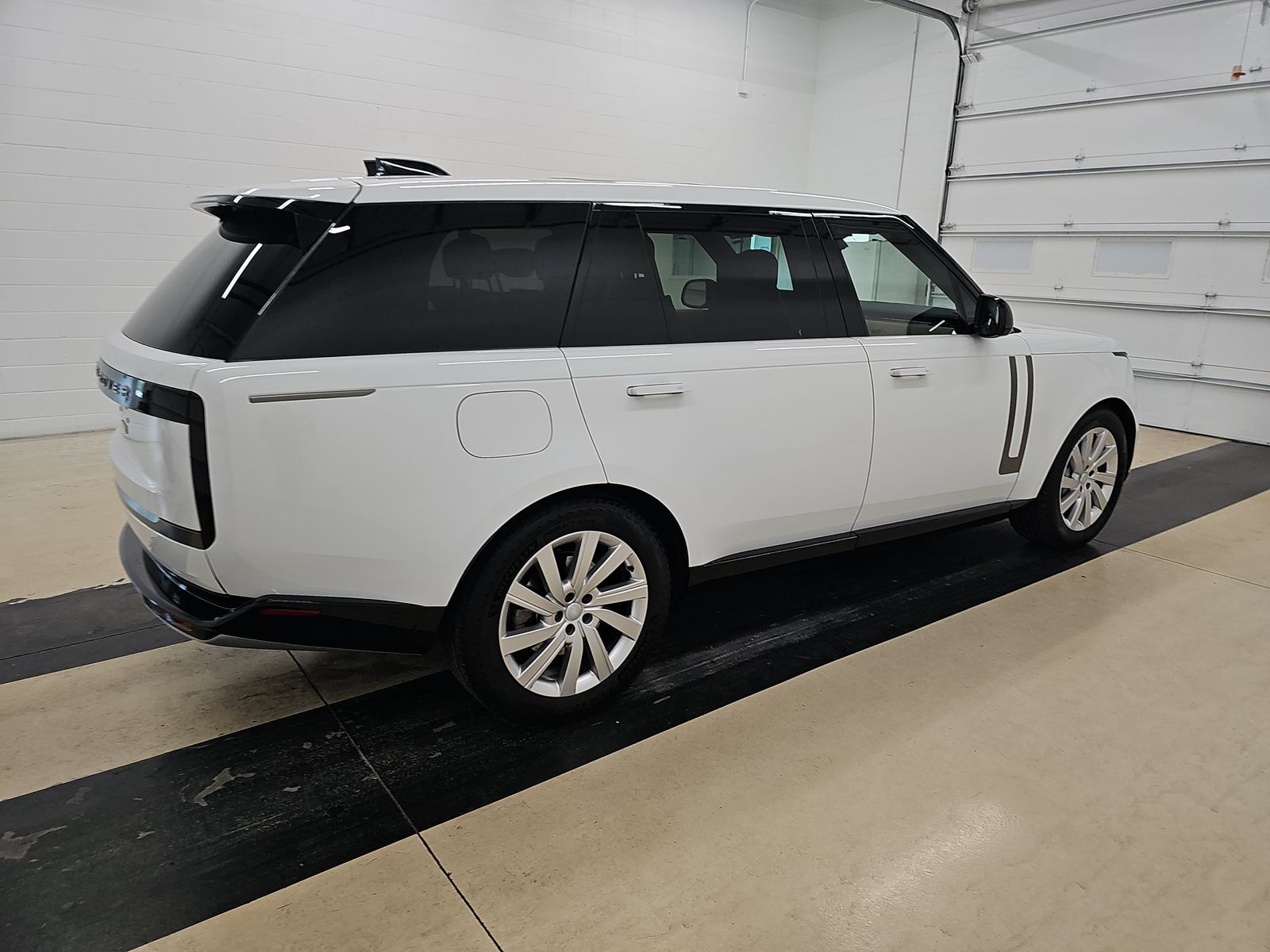 2024 Land Rover Range Rover P400 7 P400 SE LWB 7 Seat | Adcock Brothers Inc