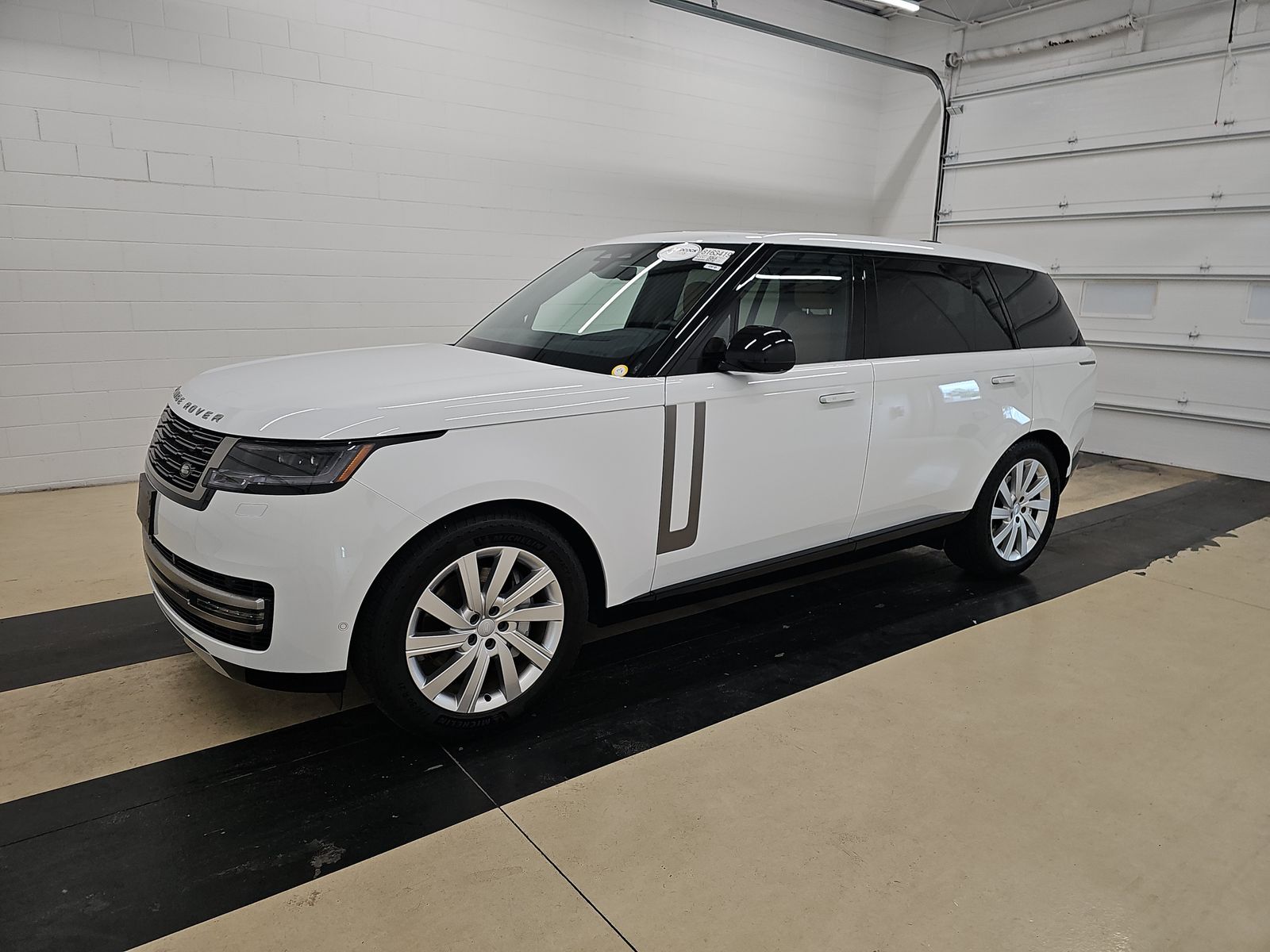 2024 Land Rover Range Rover P400 7 P400 SE LWB 7 Seat | Adcock Brothers Inc